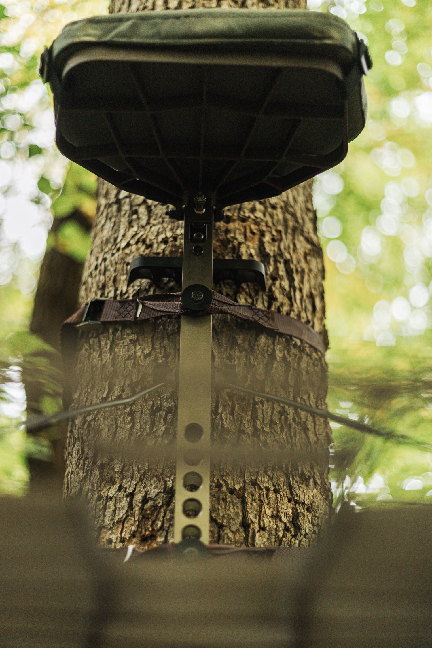 HANG-ON TREESTAND – Hunting Beast Gear